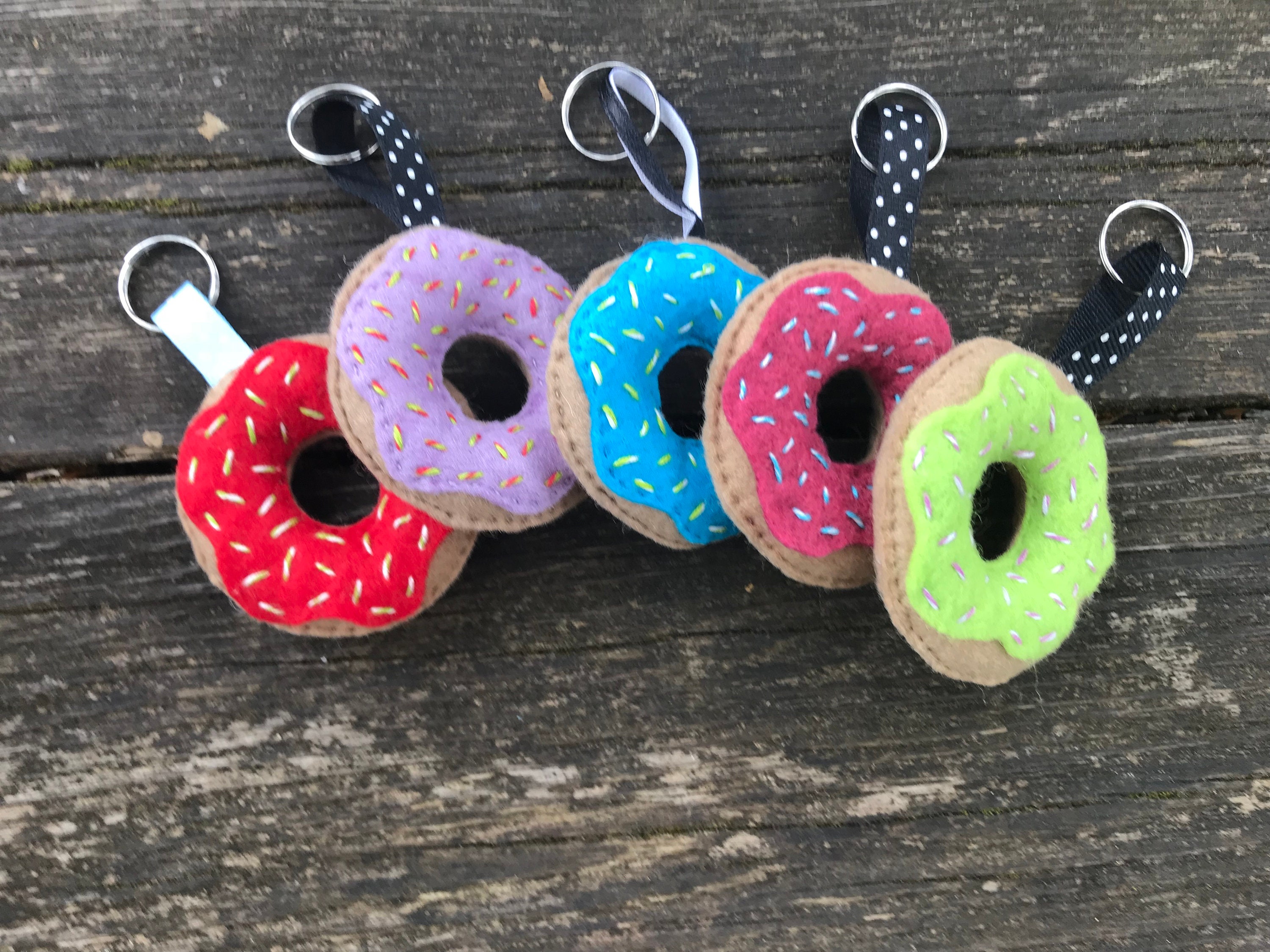 Felt Donut Keychain key ring low calorie food handmade | Etsy