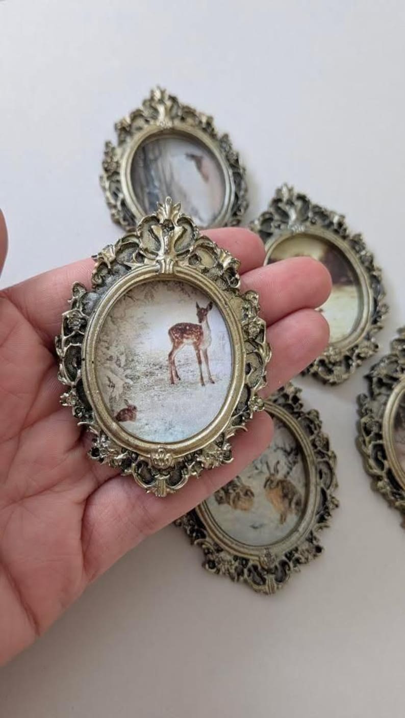 Set of Mini Vintage Winter Frames, Christmas Decorations & Hanging ...