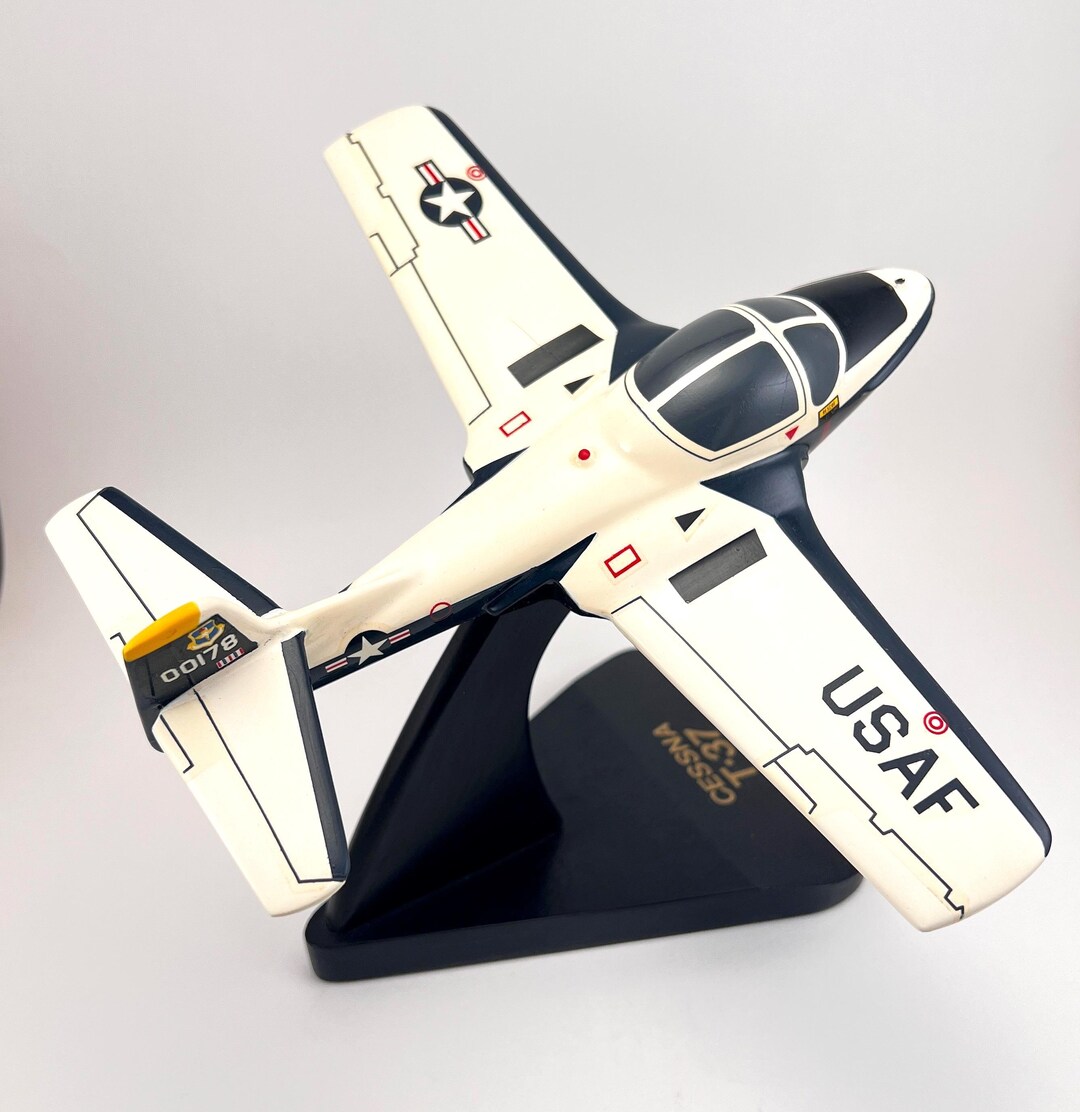 USAF Cessna T-37 Model Airplane, 1/48 Scale Model Tweet Trainer Plane ...