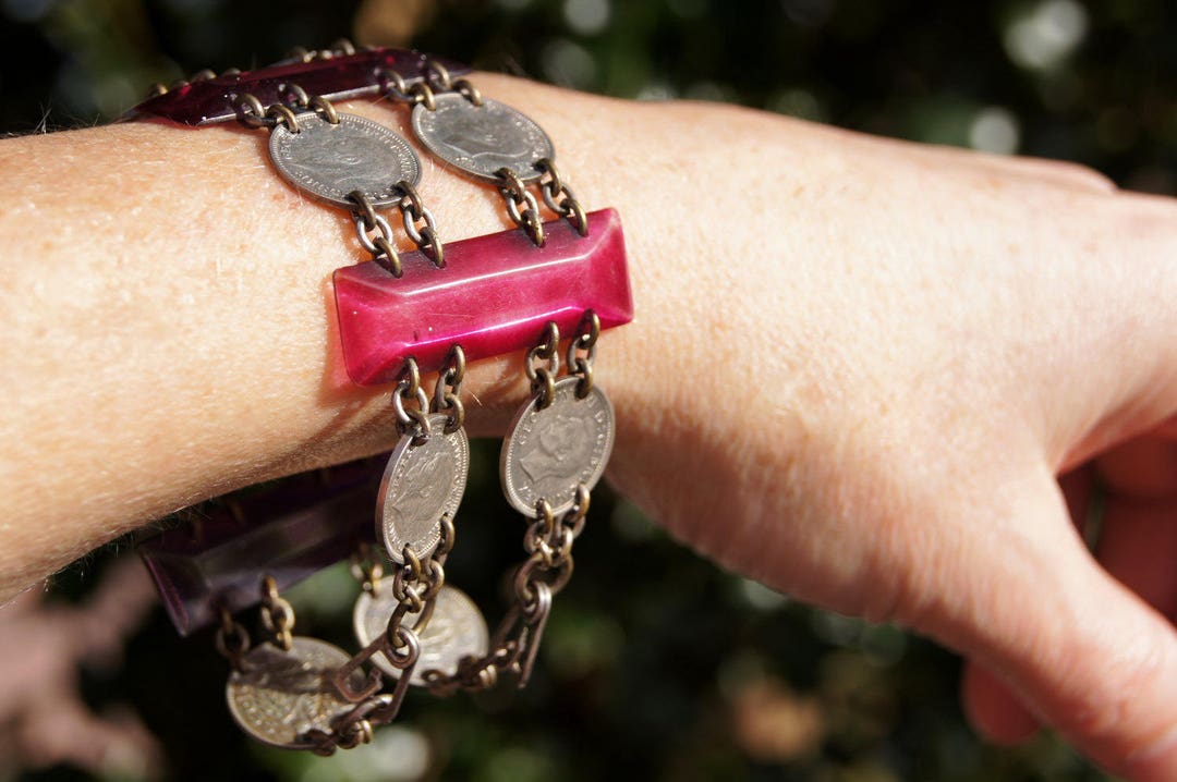WWII British Coin Lucite Sweetheart Bracelet - Etsy