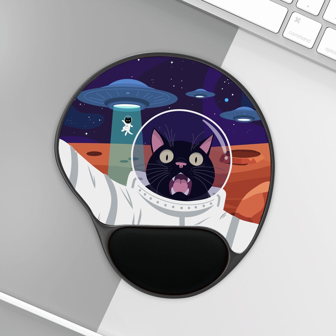 Astronaut Cat Sefie Aliens Mouse Pad: Gaming Mousepad With Wrist Rest ...