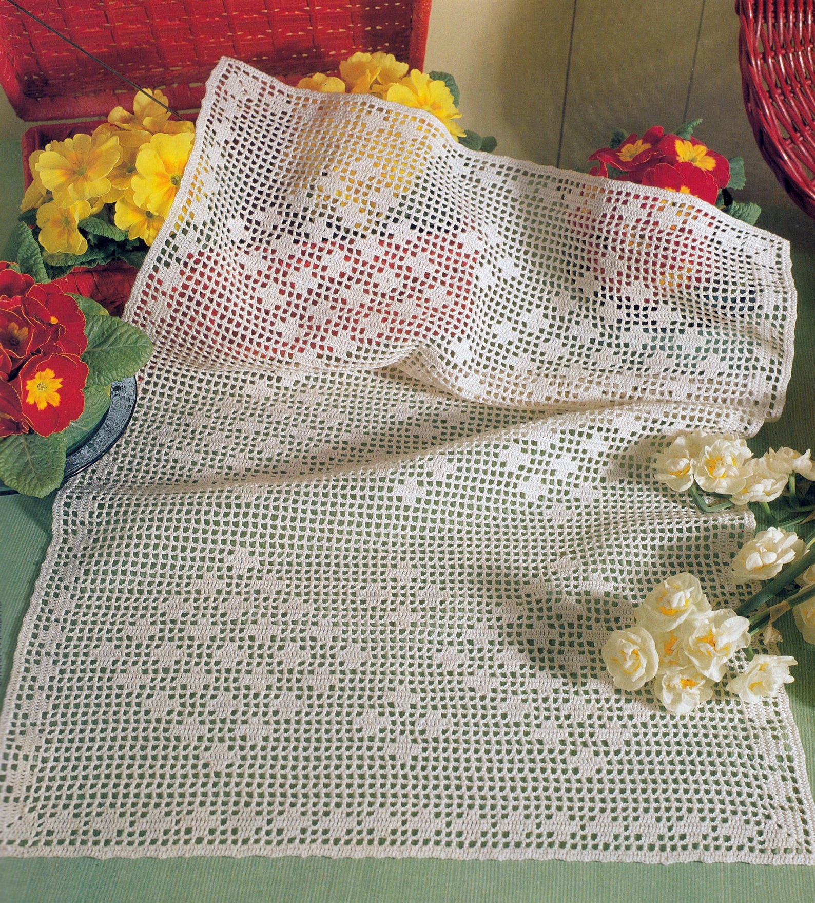 Pattern of Hakel-ideen FI390-10 Crochet Lace Cotton Table Runner ...