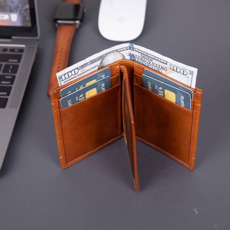Handmade Leather AirTag Wallet: Slim Unisex Design - Etsy