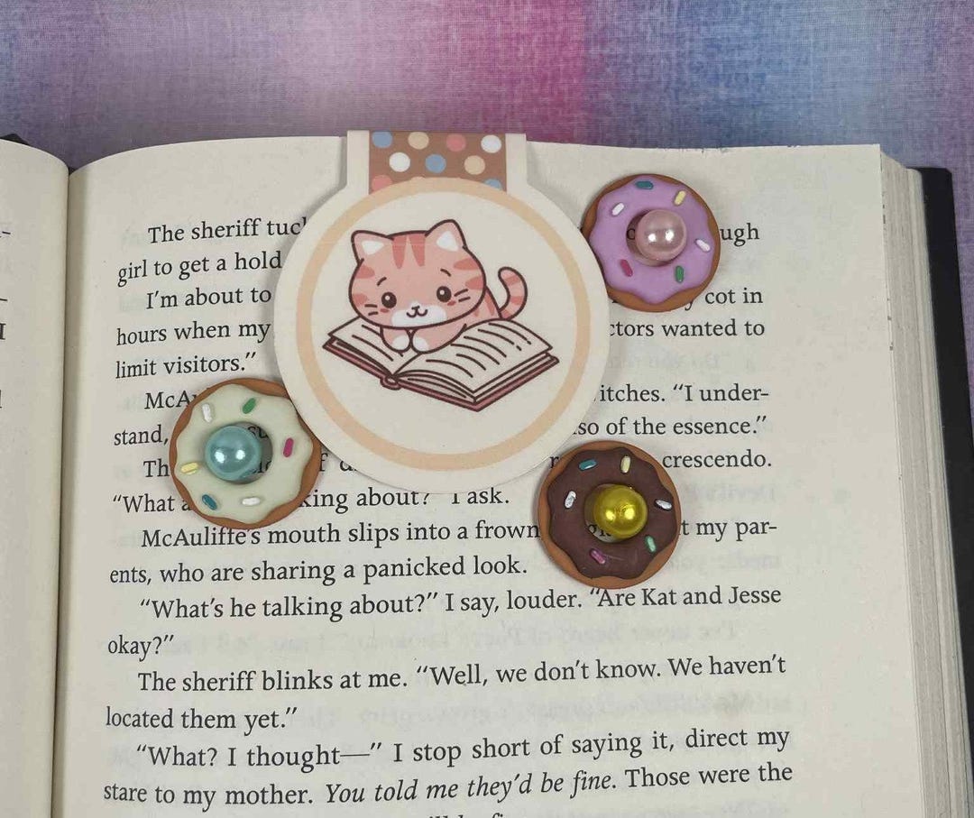 Paws & Pages Reading Cat Magnetic Bookmark - Etsy