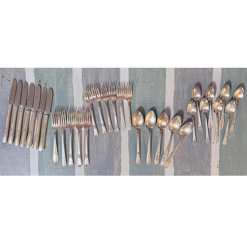 31 Pieces Assorted Vintage SILVERPLATE FLATWARE - Etsy