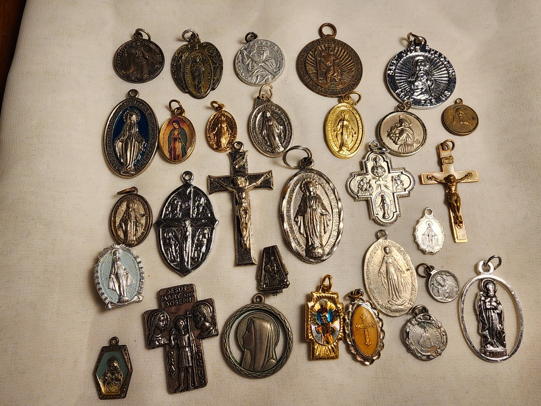 NICE Lot of Vintage Catholic Medals 4 - Etsy