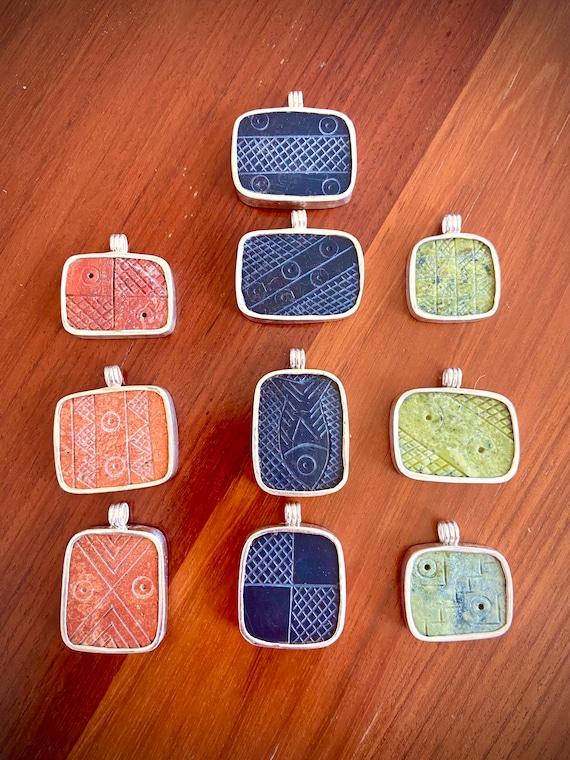 handmade peruvian pendant - Gem