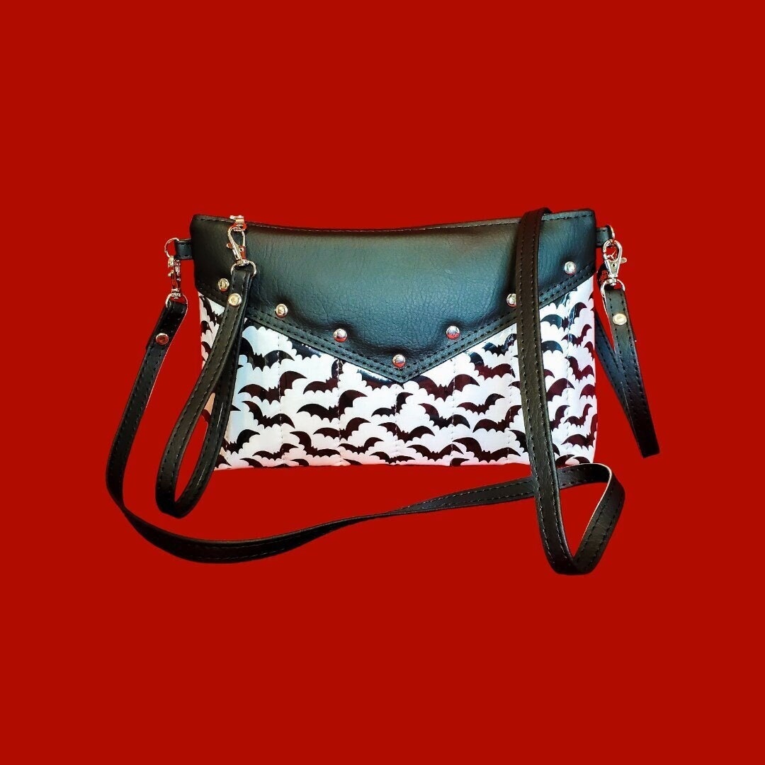 Bat Purse / Crossbody Bag / Spooky Bats Bag / Black and White ...
