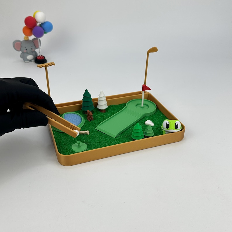 Golf Zen Garden Gift – Mini Putting Green Desk Set for Golf Lovers ...