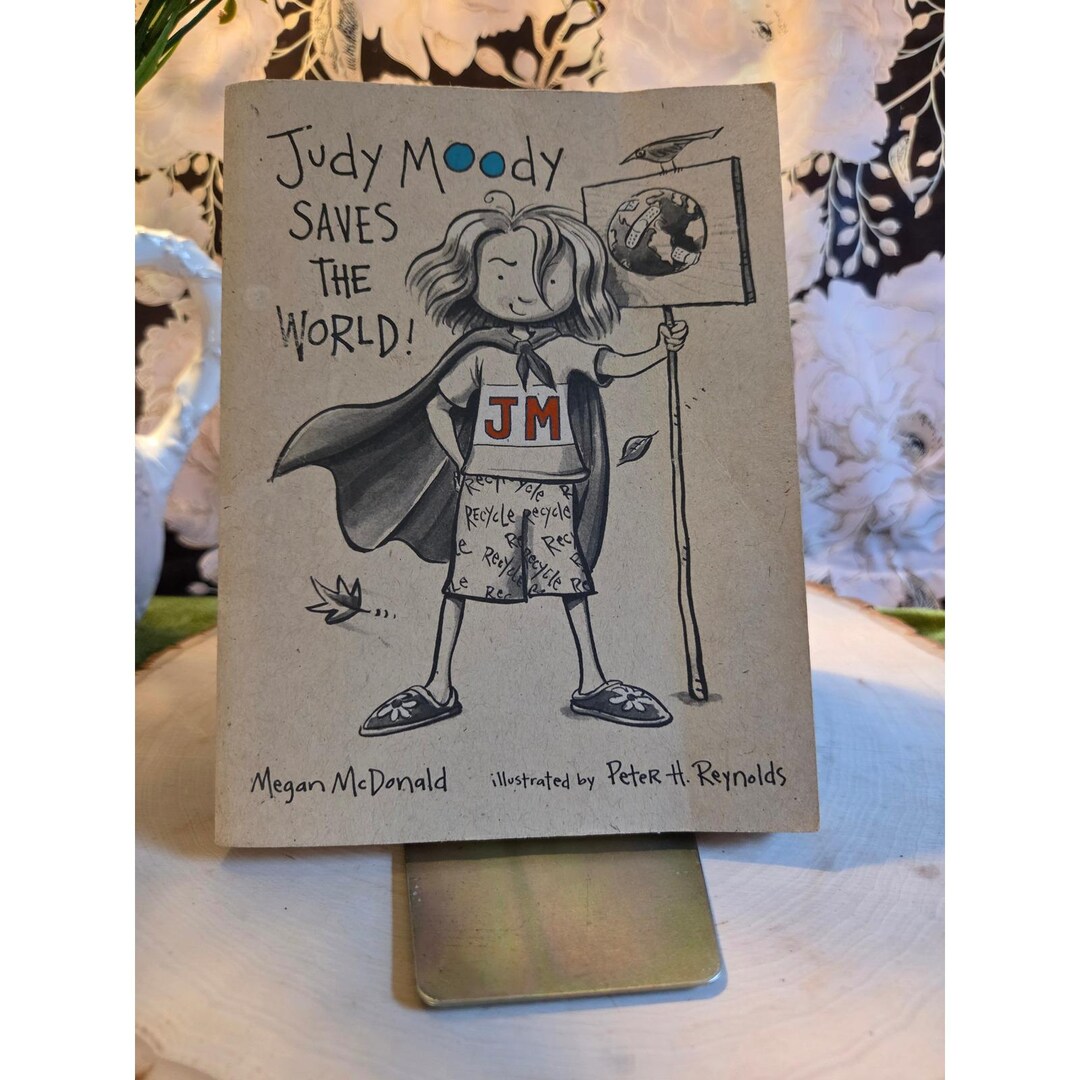 Judy Moody Saves the World! Megan Mcdonald Paperback Peter H Reynold ...