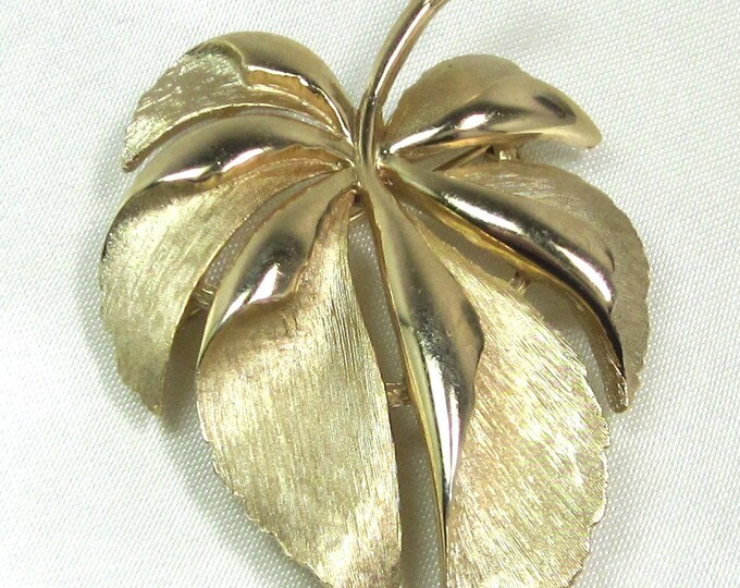 Vintage Gold Leaf Brooch Signed Trifari, Gold Tone Leaf - Etsy