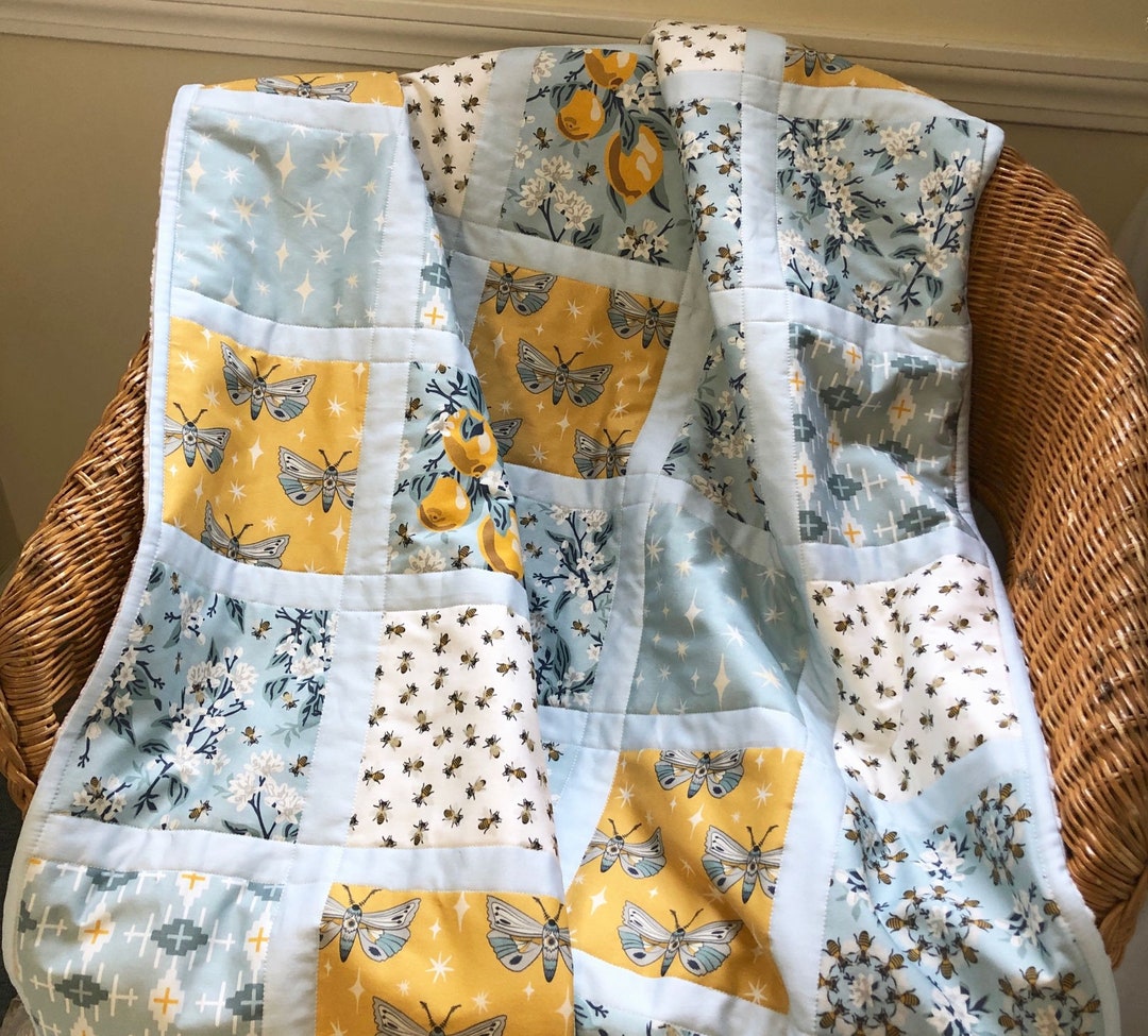 Bees & Lemons Baby Quilt Handmade, Organic Cotton Sash Quilt, Honey Bee ...