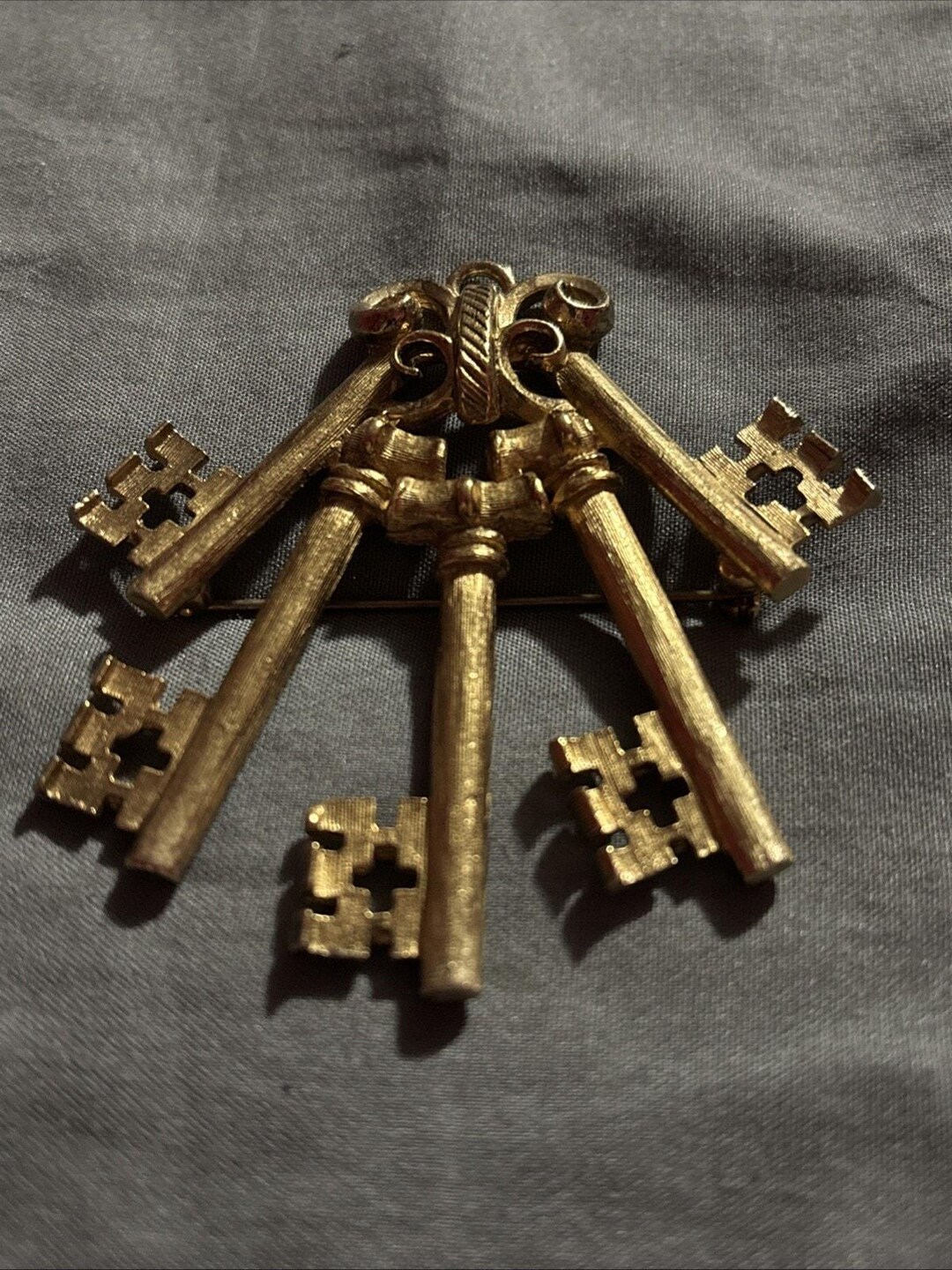 Vintage MCM Gold Tone Skeleton Key Brooch Pin Estate Jewelry Find - Etsy