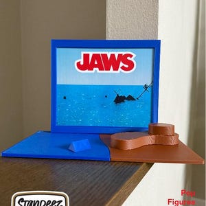 Jaws 3d Printed Multi-level Display Stand WITH Letter Poster Print (pop ...