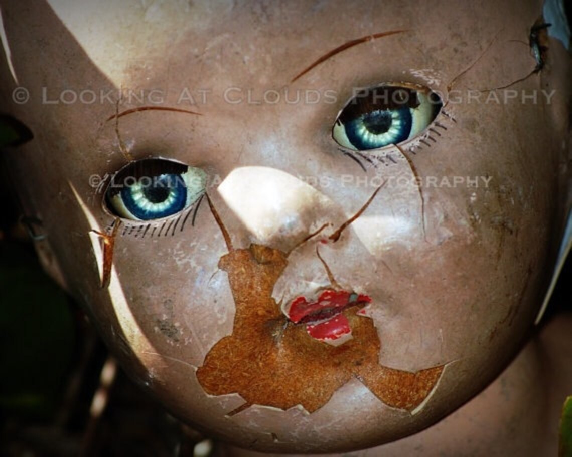 Big Blue Eyes in a Creepy Doll Head Art Photo, Broken Doll With ...