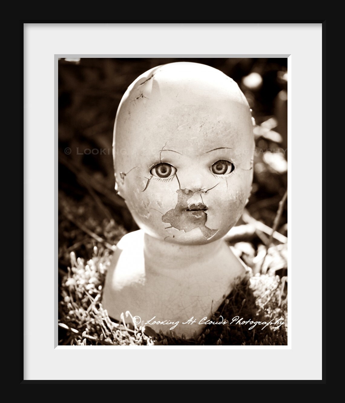 Broken Doll Art Photo, Chipped Cracked Old Doll With Haunting Eyes ...