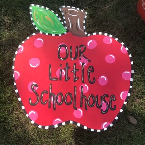 Apple Door Hanger, Back to School, Teacher Sign - Etsy