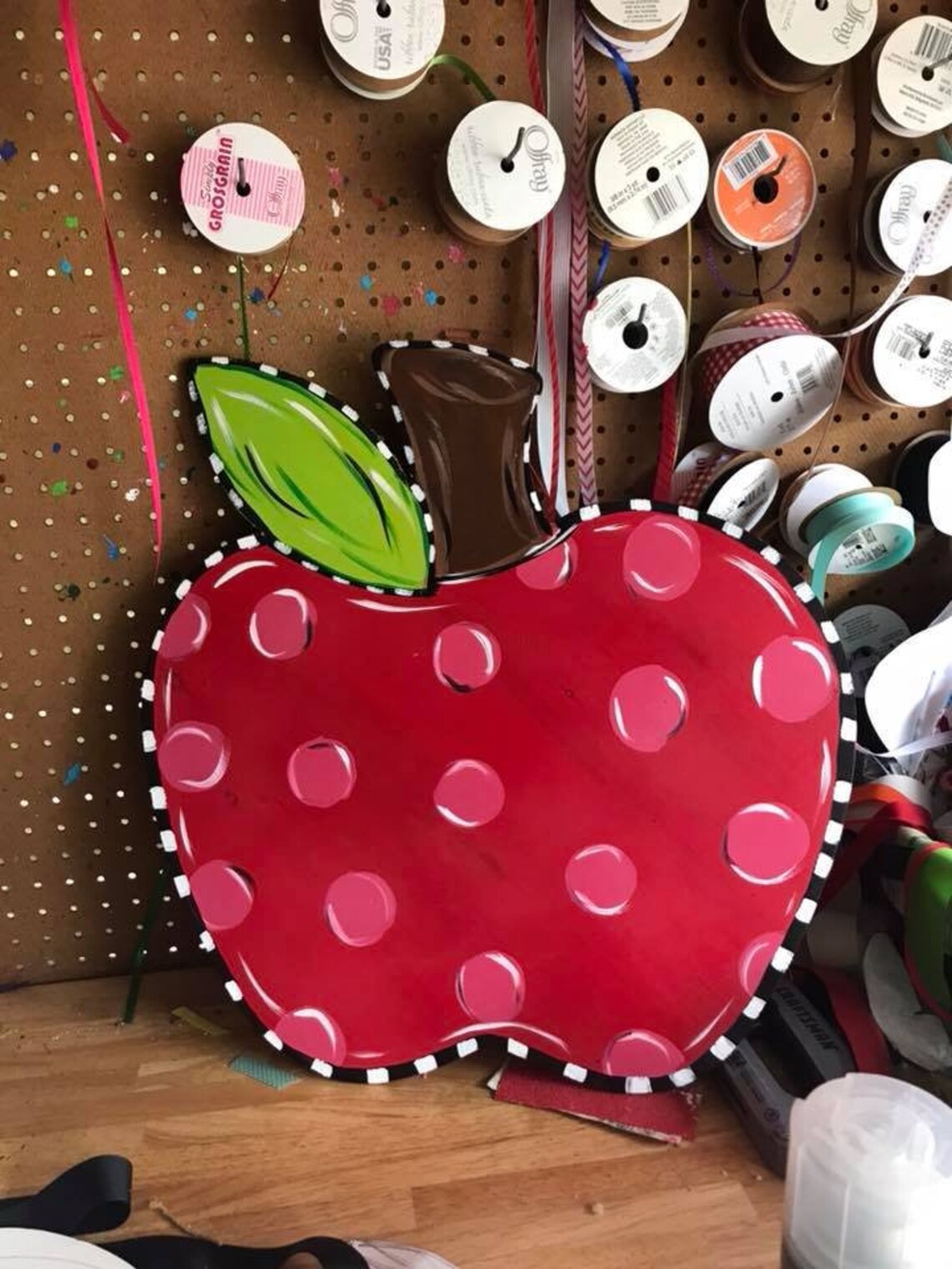 Apple Door Hanger Back to School Teacher Sign - Etsy