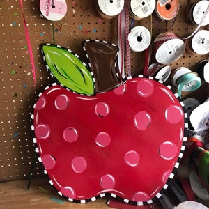 Apple Door Hanger, Back to School, Teacher Sign - Etsy