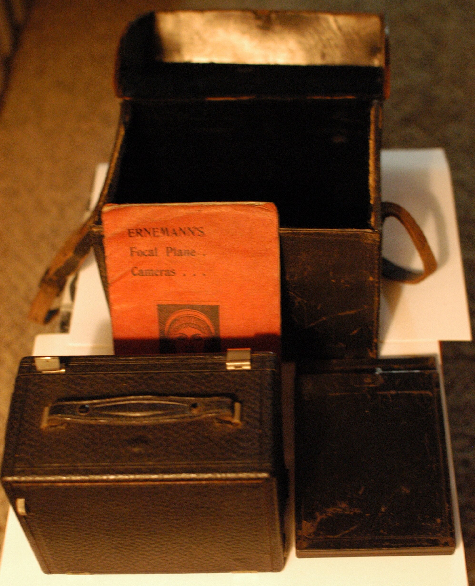 Ernemann Focal Plane Camera Model C. Complete With Case, Instruction ...