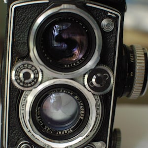 Rolleiflex 3.5E Twin Lens Reflex Camera. Taking Lens is Carl Zeiss 75mm ...