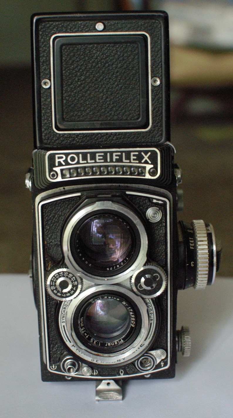 Rolleiflex 3.5E Twin Lens Reflex Camera. Taking Lens is Carl Zeiss 75mm ...