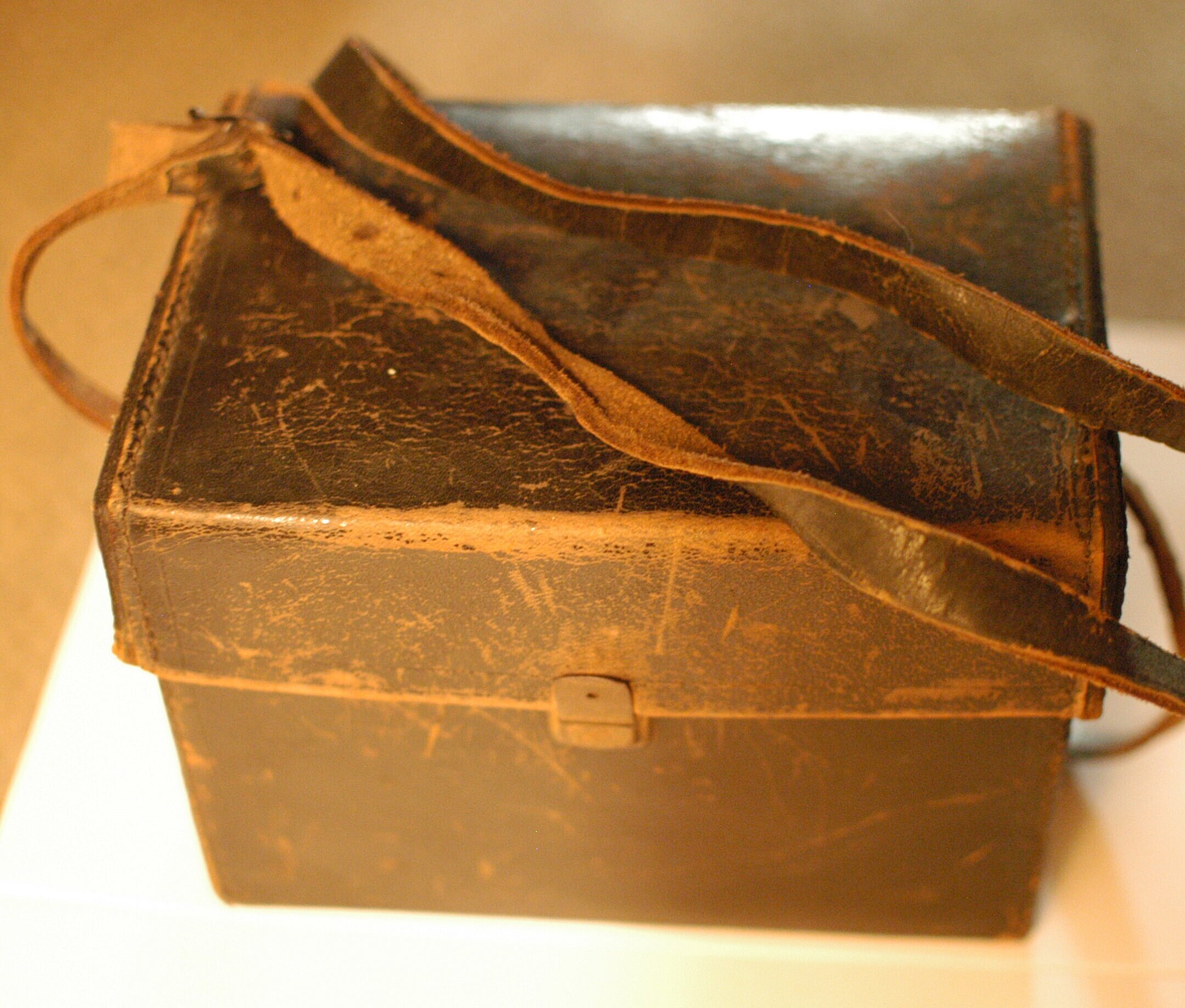 Ernemann Focal Plane Camera Model C. Complete With Case, Instruction ...