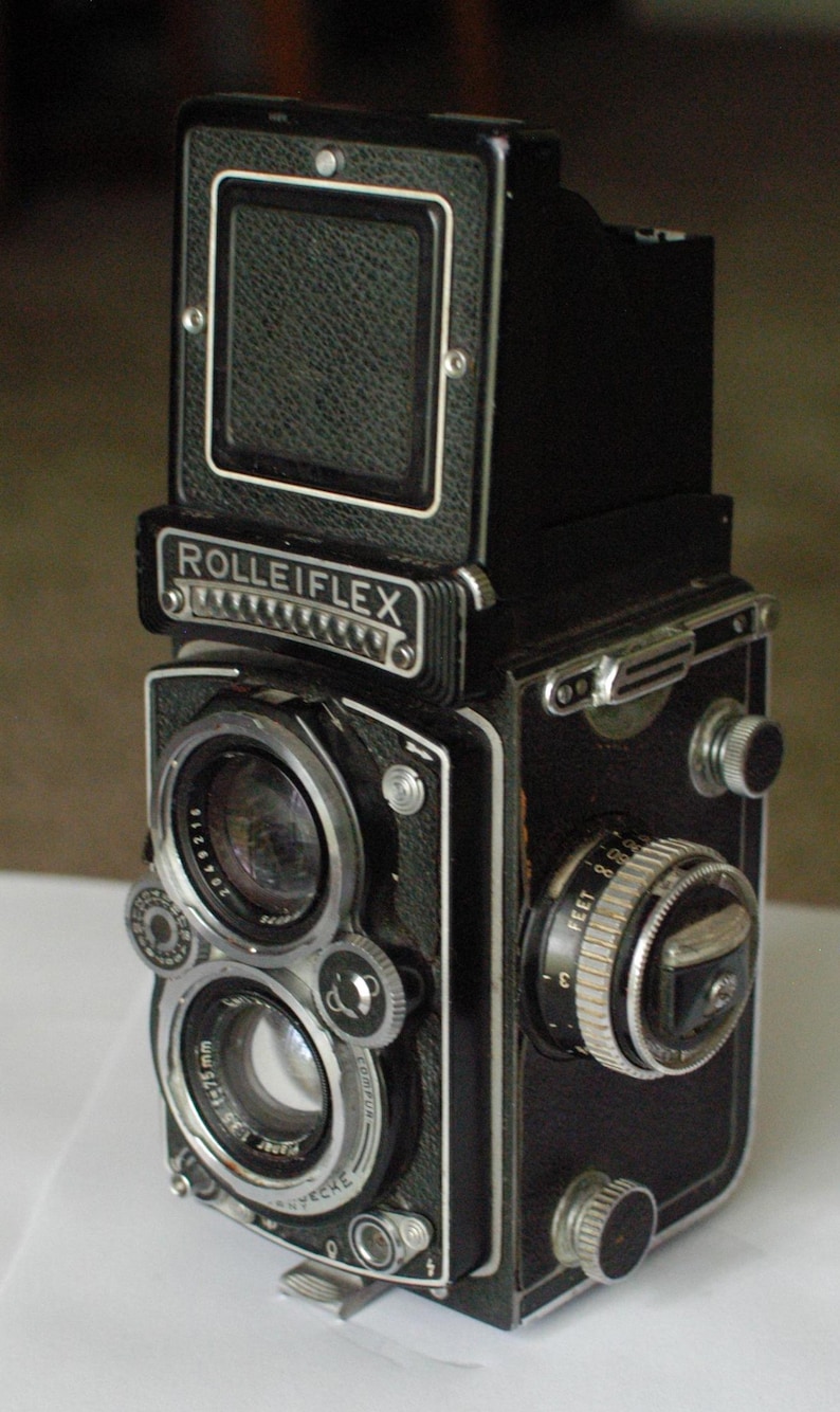 Rolleiflex 3.5E Twin Lens Reflex Camera. Taking Lens is Carl Zeiss 75mm ...