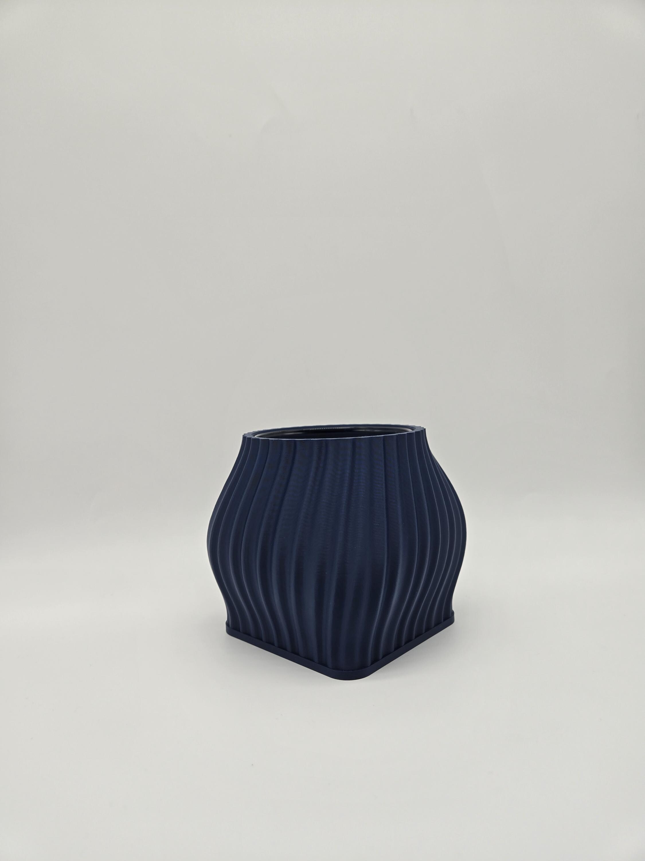 GLIMM Vase – 3D Printed Sculptural Flower Vase | Square-rounded ...
