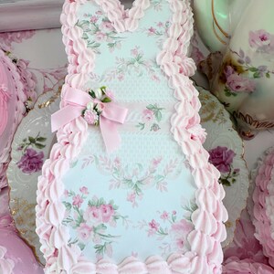 Beautiful Pink Princess Faux Cake Roses - Marie Antoinette Love Shack ...