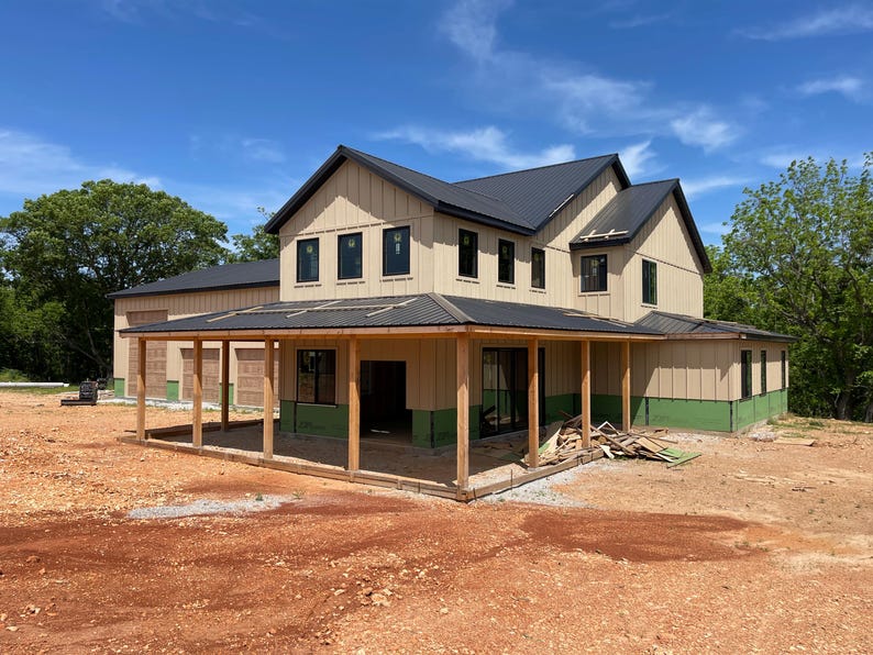 Farmhouse Barndominium | 4 Bed + Office + Loft | 2-story Farmhouse ...