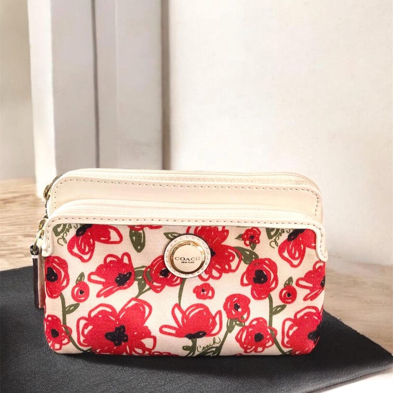 Coach Flower Wallet - Etsy Canada
