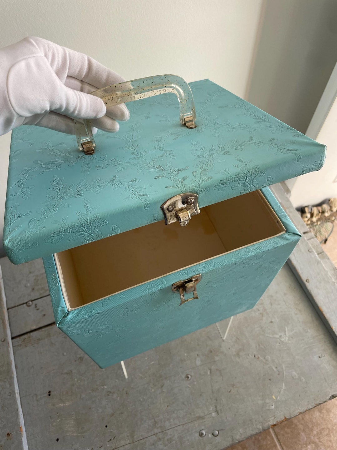 Vintage Baby Blue Storage Box, "model Home" Closet Accessories, Vinyl ...