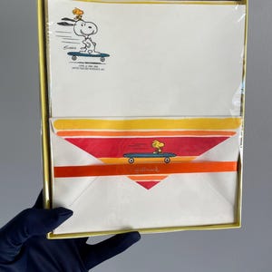 Vintage Snoopy SKATEBOARDING Stationery, Peanuts Characters Snoopy and ...