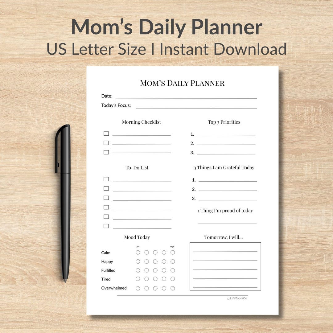 Mom’s Daily Tracker | Minimal Printable Planner | Black & White | Low ...