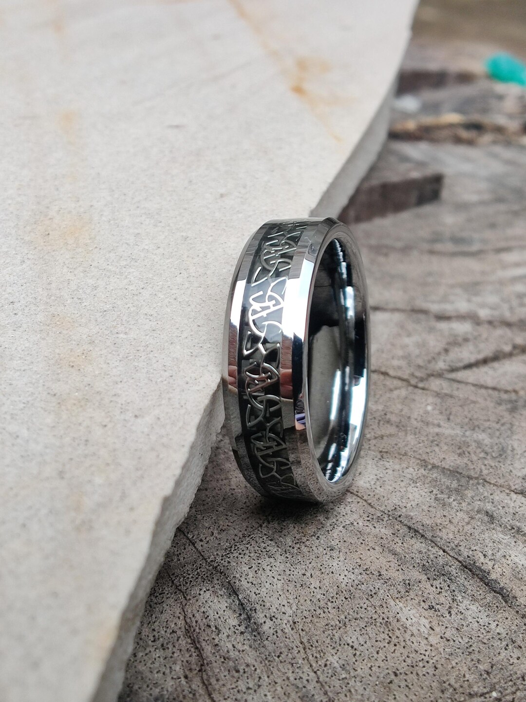 6mm Tungsten Celtic Knot Ring – Silver Beveled Edge, Carbon Fiber Inlay ...