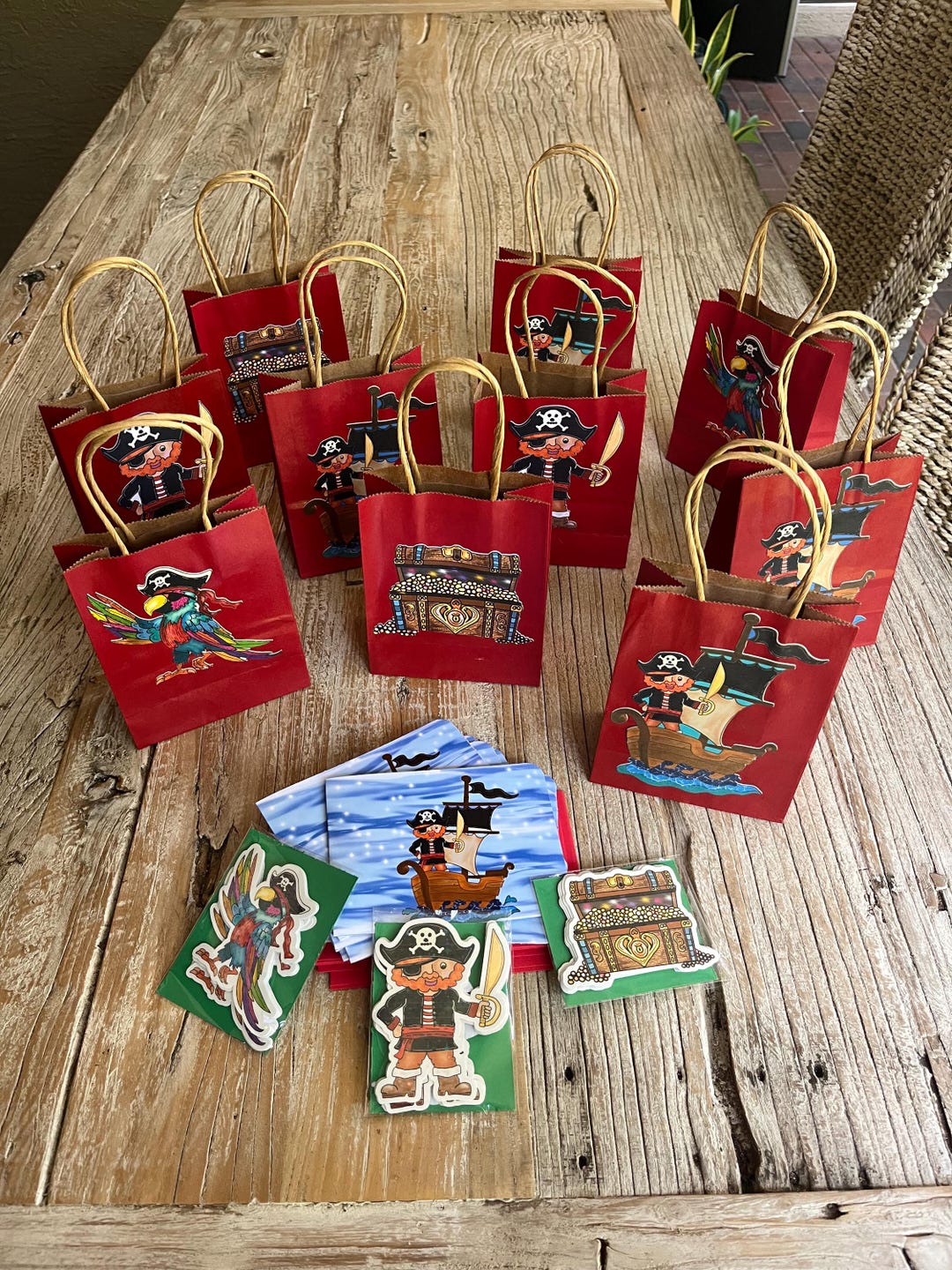 Pirate Kid's Birthday Party Pack- 10 Invitations, 10 Goody Bags, 30 ...