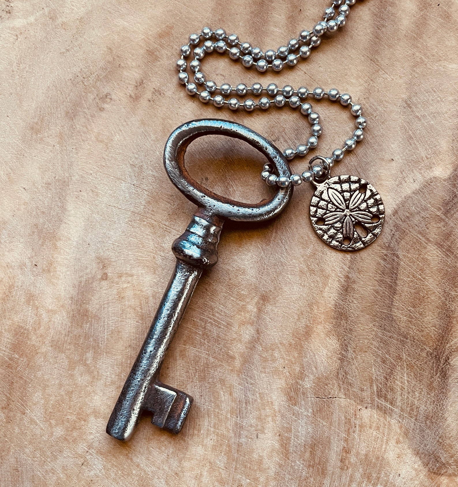 Round Skeleton Key Necklace Vintage Key Antique Key - Etsy