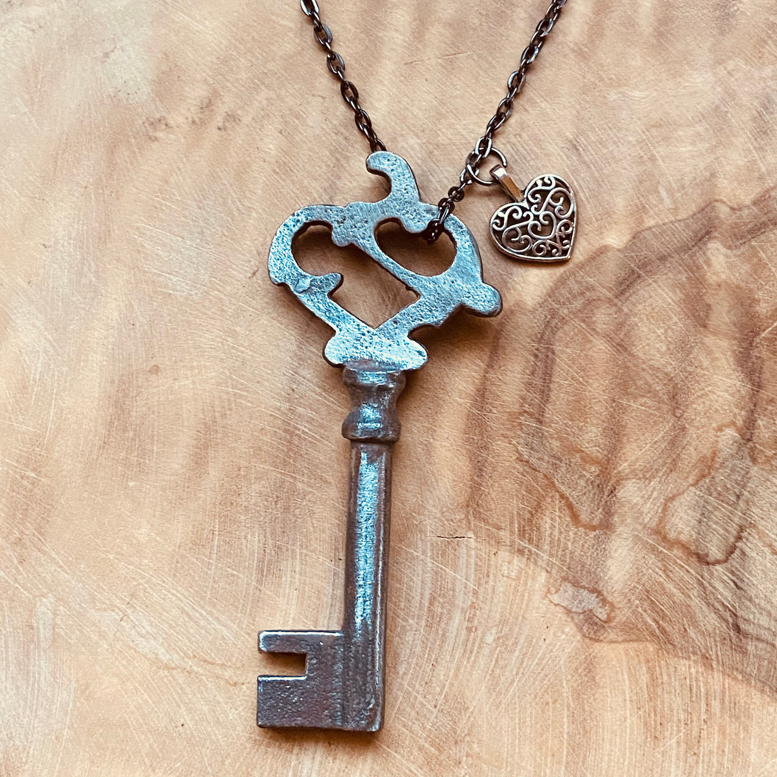 Skeleton Heart Key