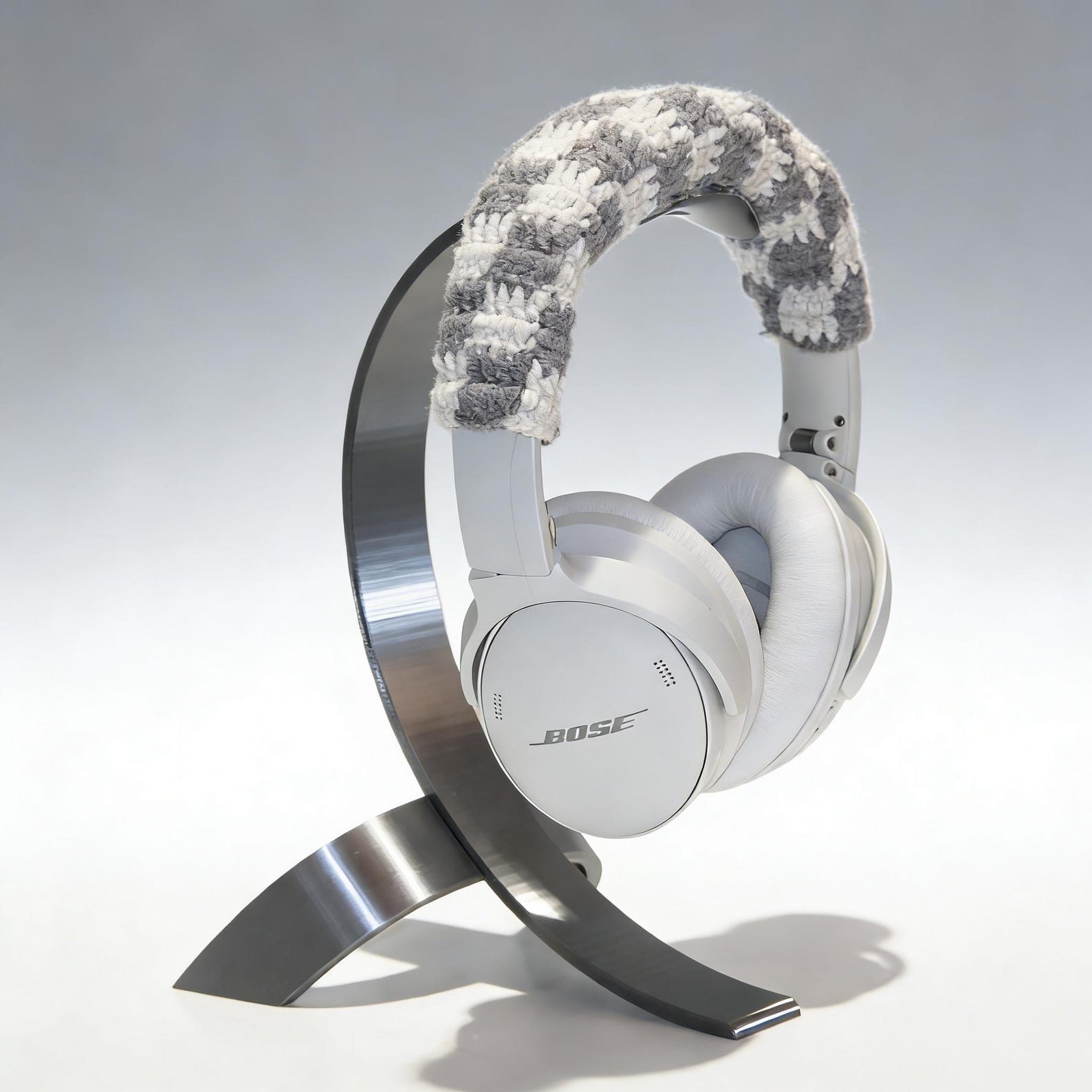 Y3K Headphone Stand | Futuristic Minimal Desk Stand for Over-ear ...