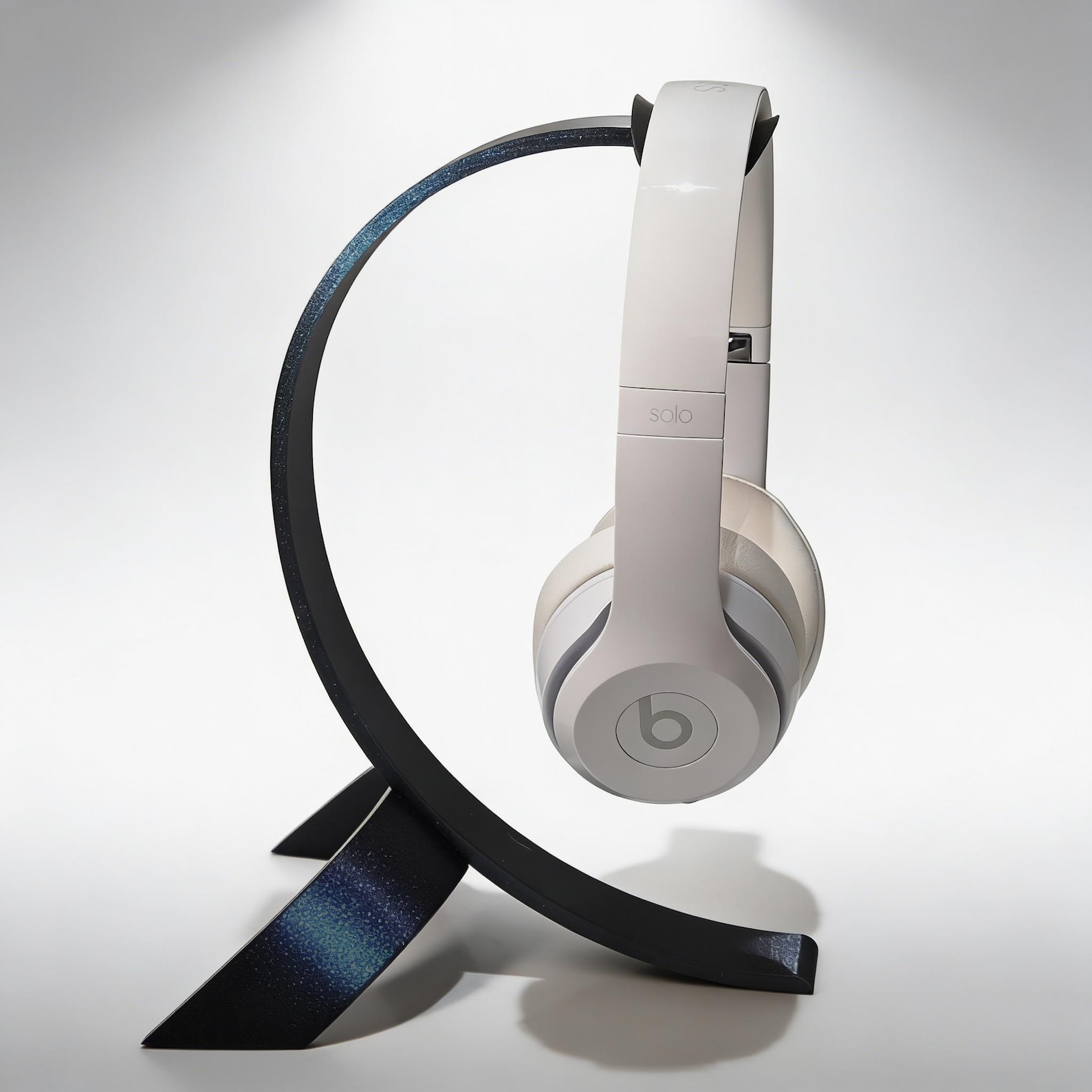 Y3K Headphone Stand | Futuristic Minimal Desk Stand for Over-ear ...