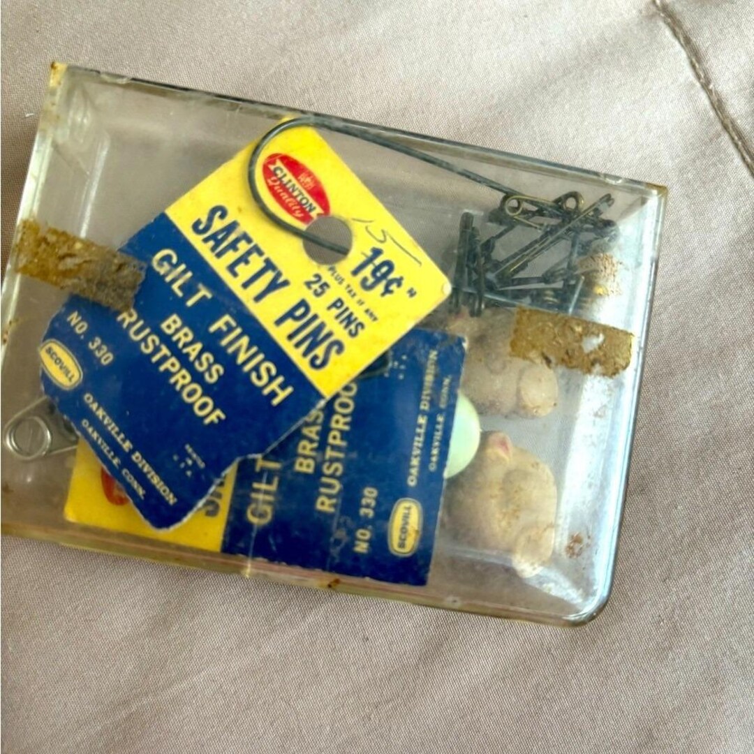 Vintage GOODY Bobby Clip Box. and Clinton Quality Safety Pins.small ...