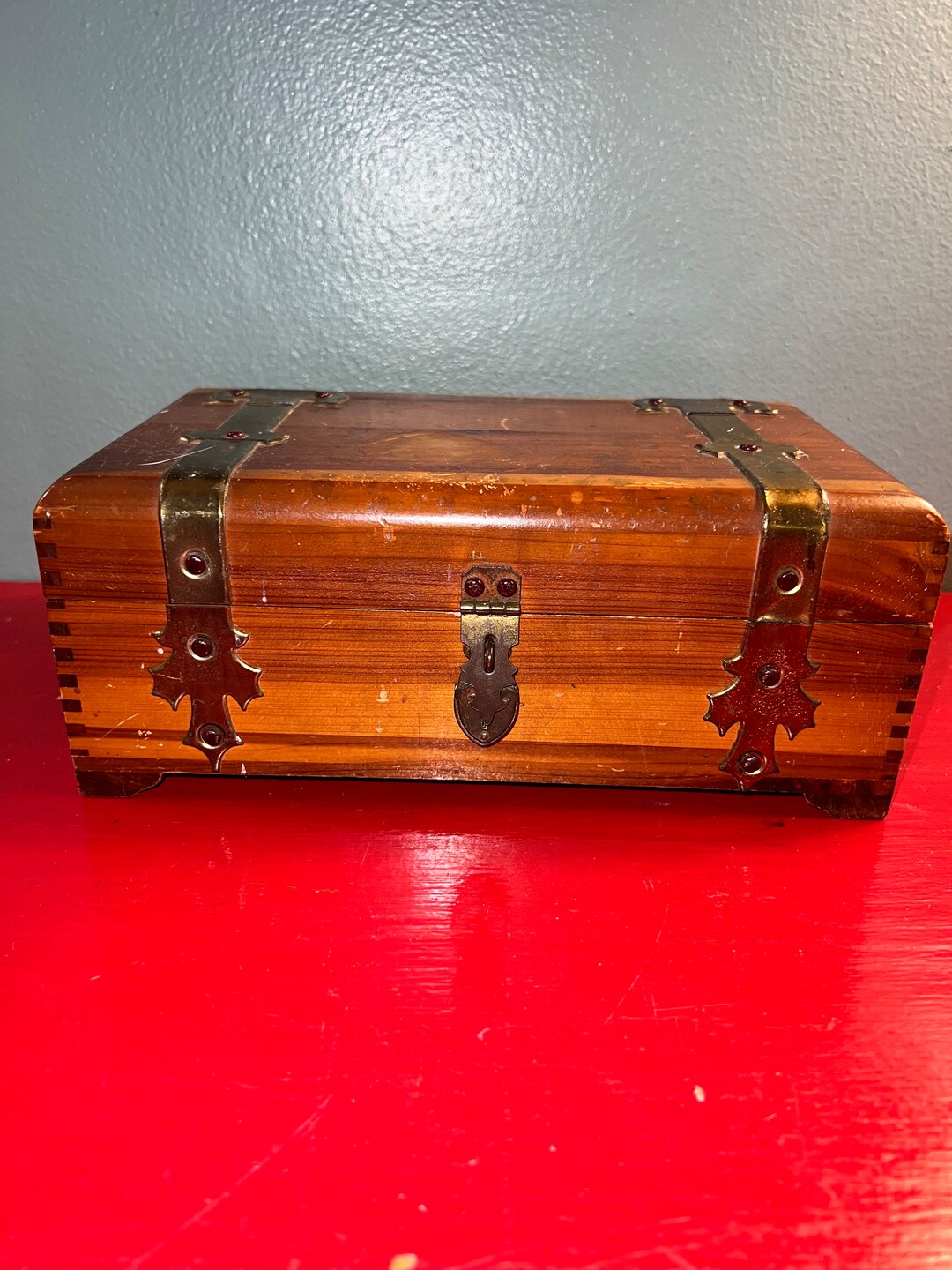 Vintage Cedar Treasure Box, Jewelry Box With Mirror and Heart Lock - Etsy