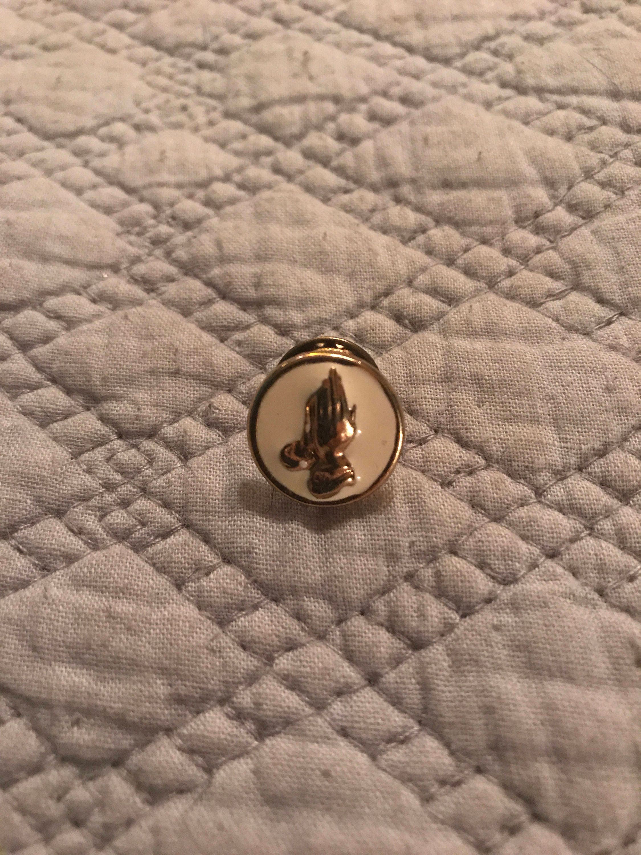 Vintage Lapel Pin. Jesus Praying Hands Lapel Pin. Praying Hands Lapel ...