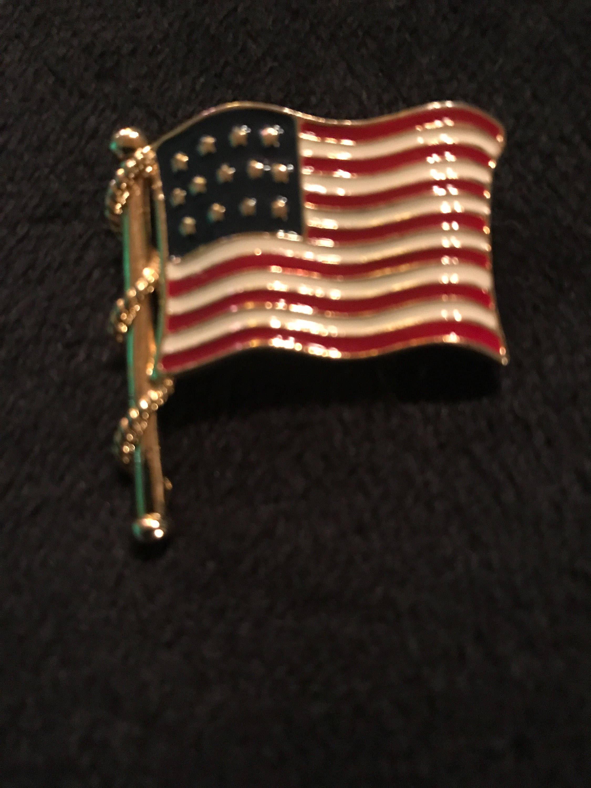 Vintage United States Brooch. Flag Brooch. United States Flag Pin.