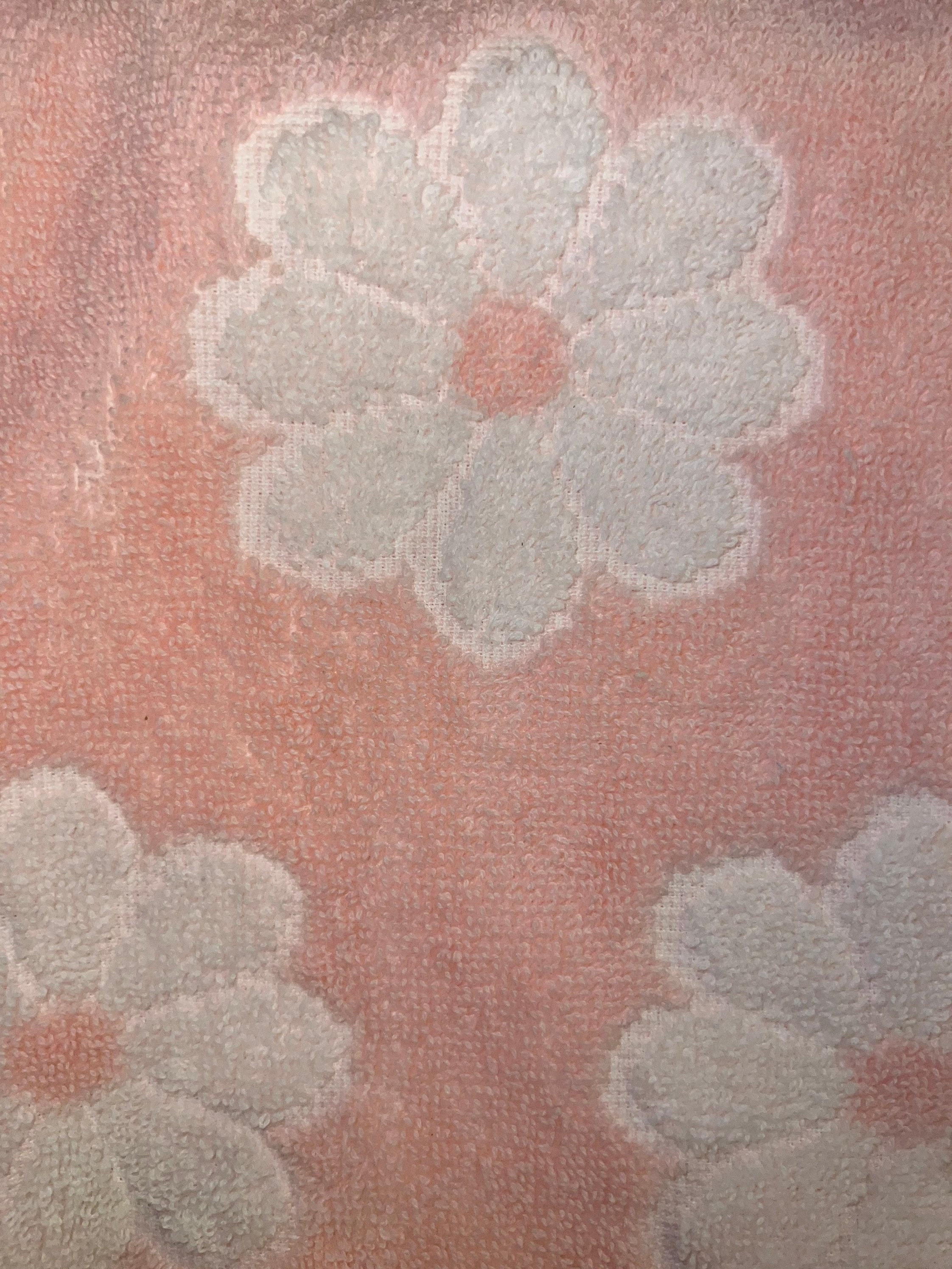 Vintage Pink and White Flower Power Towels. Set of Two Bath Towels ...