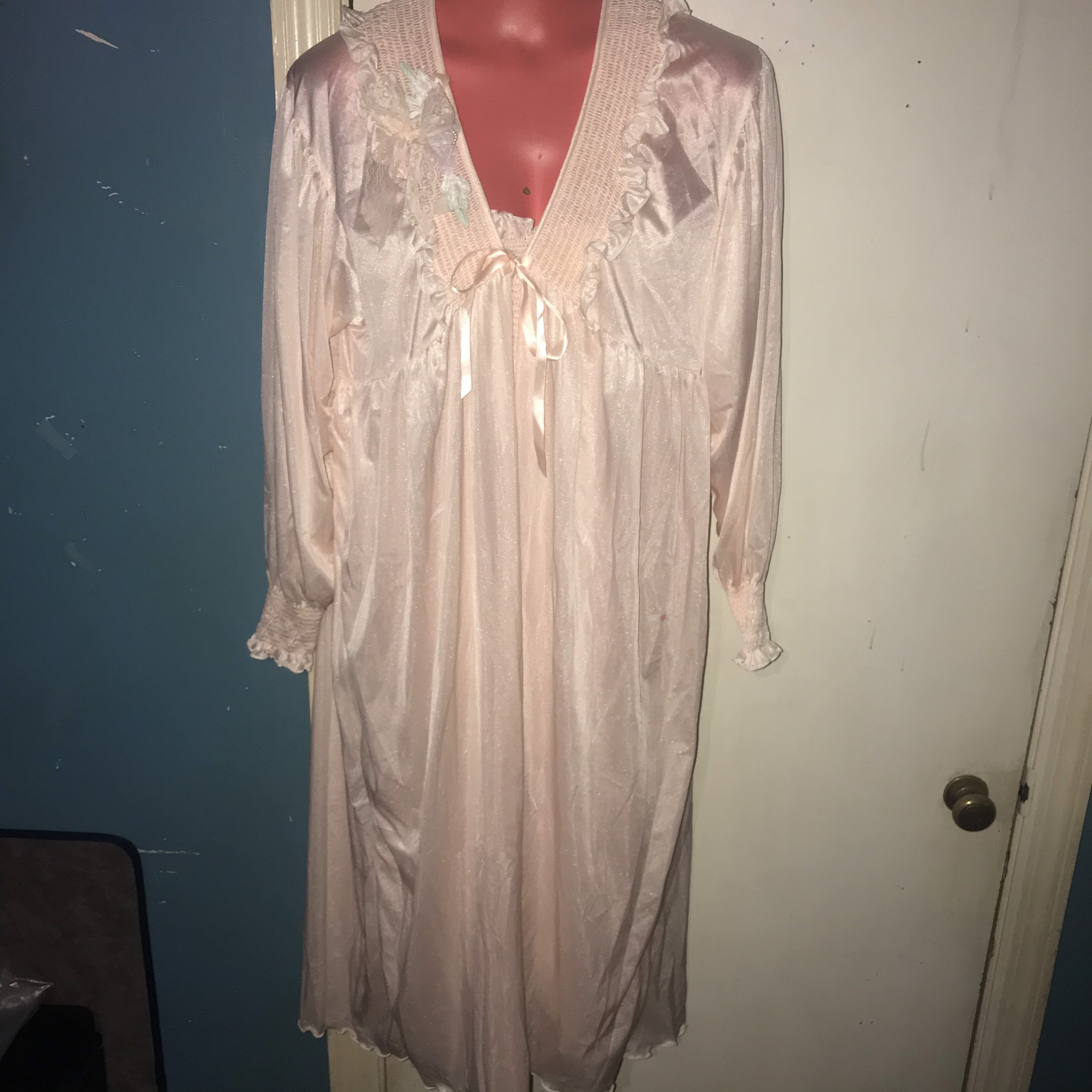Vintage Peignoir Set. Light Pink Robe and Nightgown Set. Vintage ...