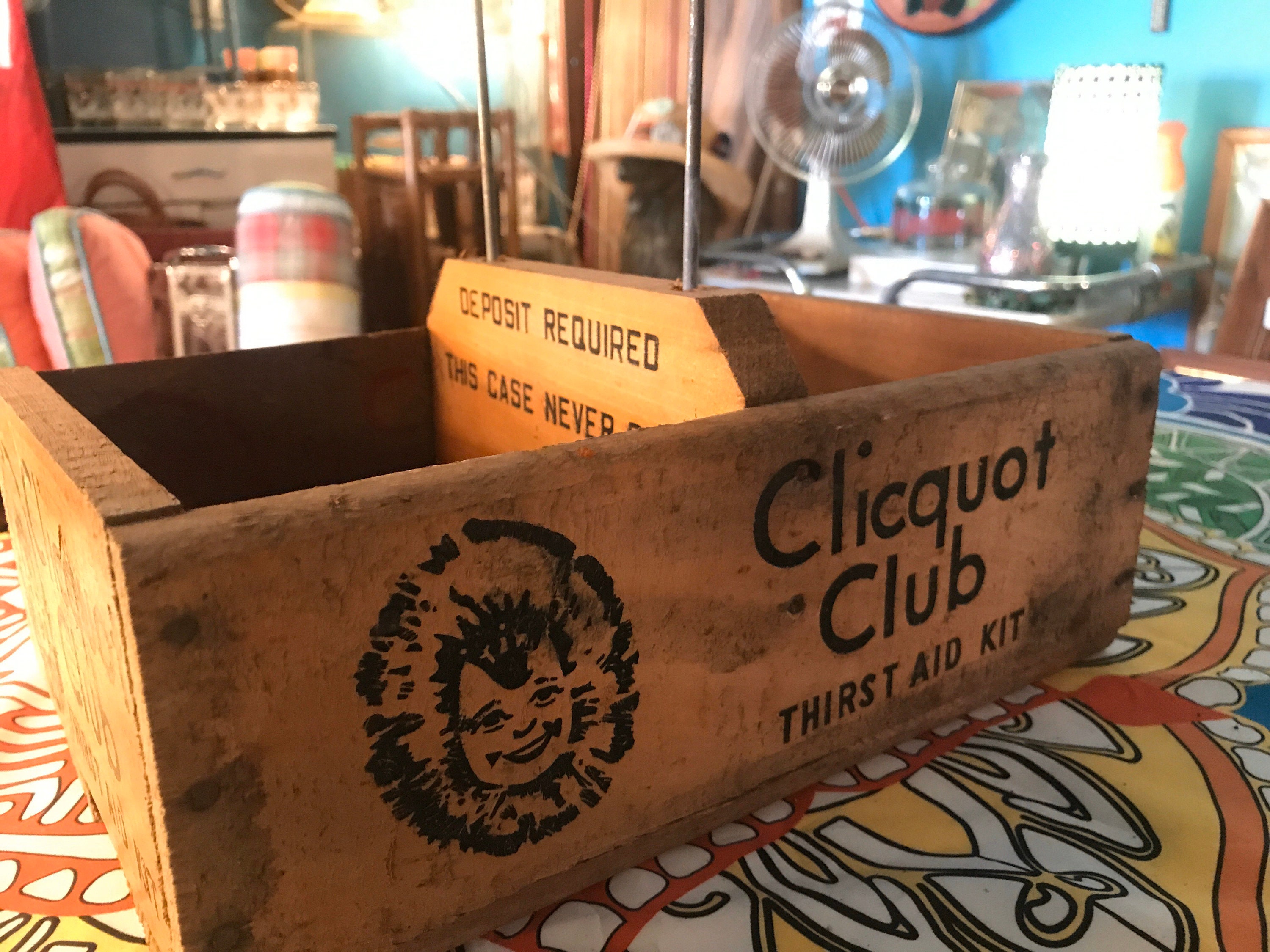 Vintage Wooden Clicquot Club Carry Case. Clicquot Club Wood Crate With ...
