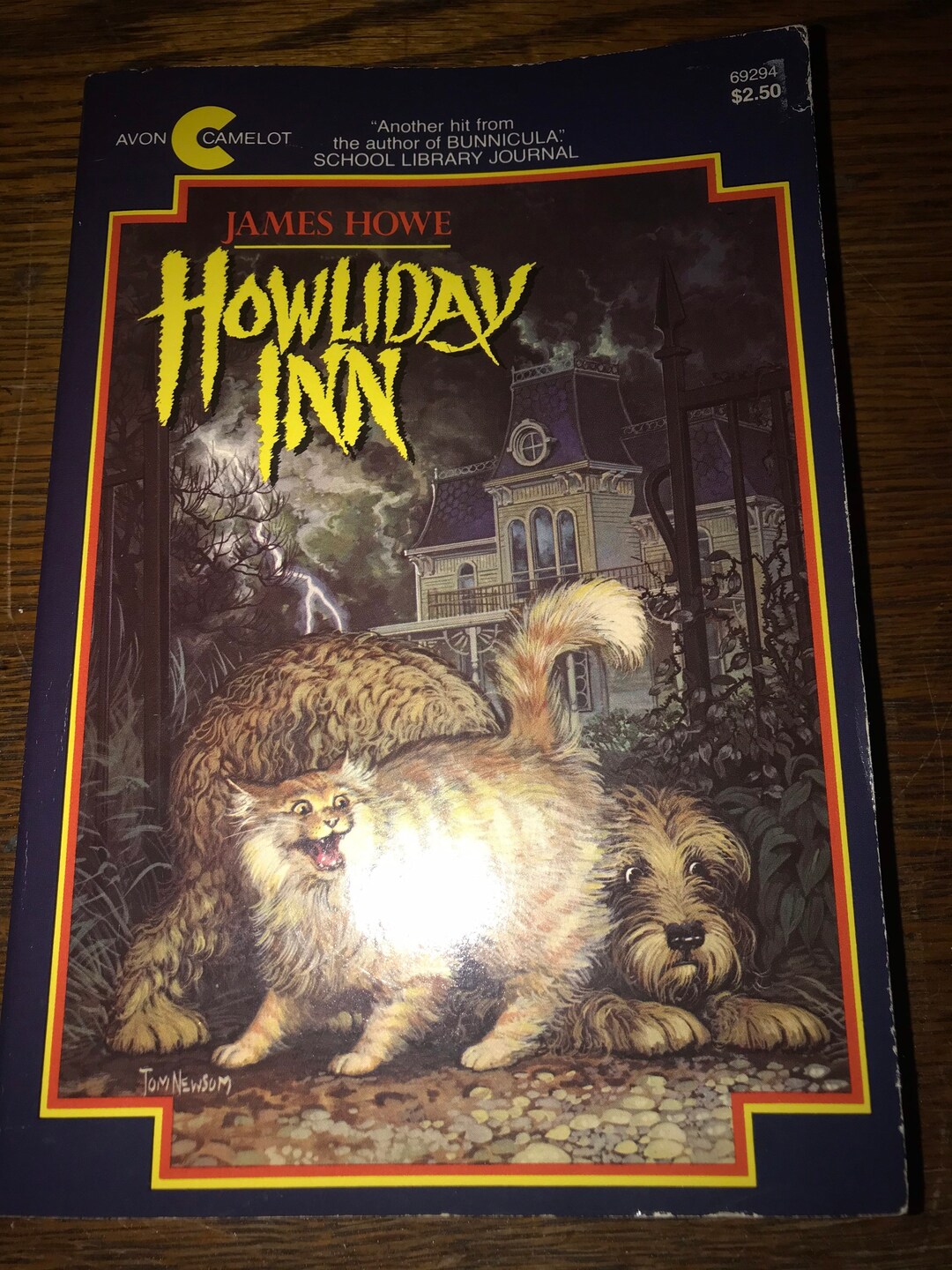 1980’s Howliday Inn by James Howe, Kids Scary Story - Etsy
