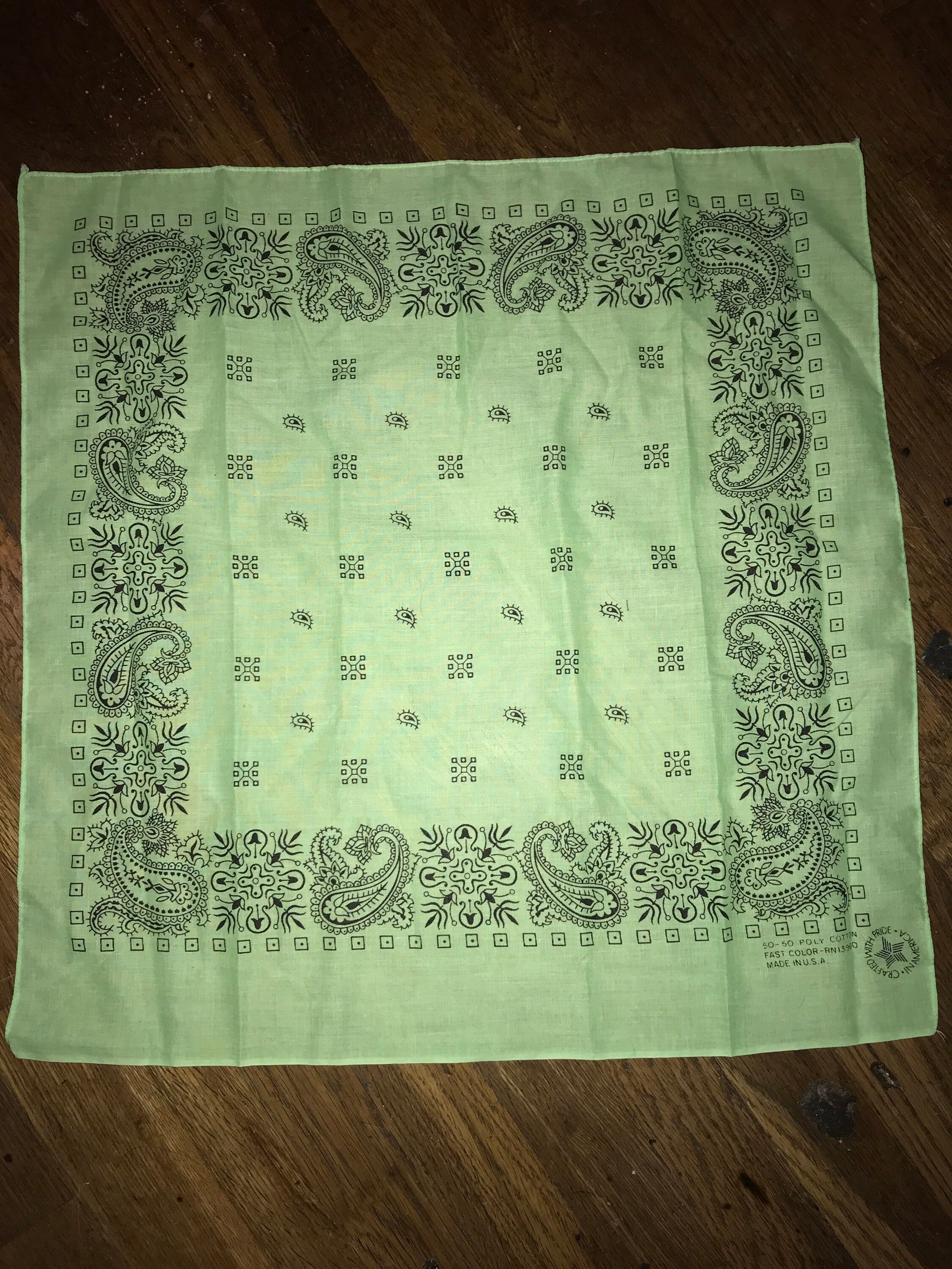 Vintage Neon Green Bandana. Excellent 80s Bandana. Vintage Green ...